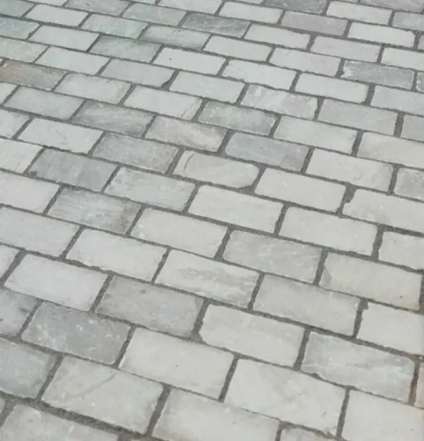 Kandla Grey Cobble Setts - 200x100x40/60mm