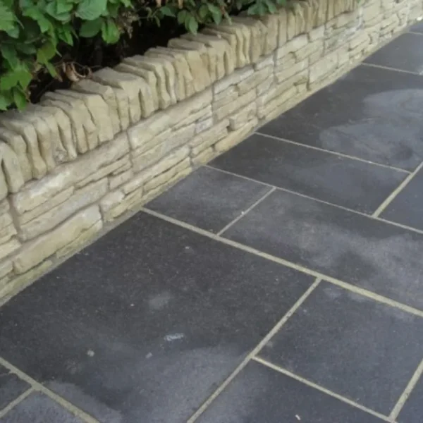 Black Limestone Sawn - 22mm Mixed Size, Calibrated