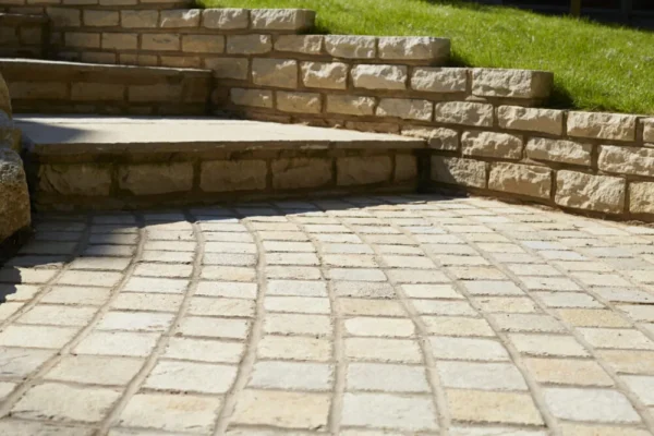 Yellow Limestone Cobble Setts - 100x100x22mm